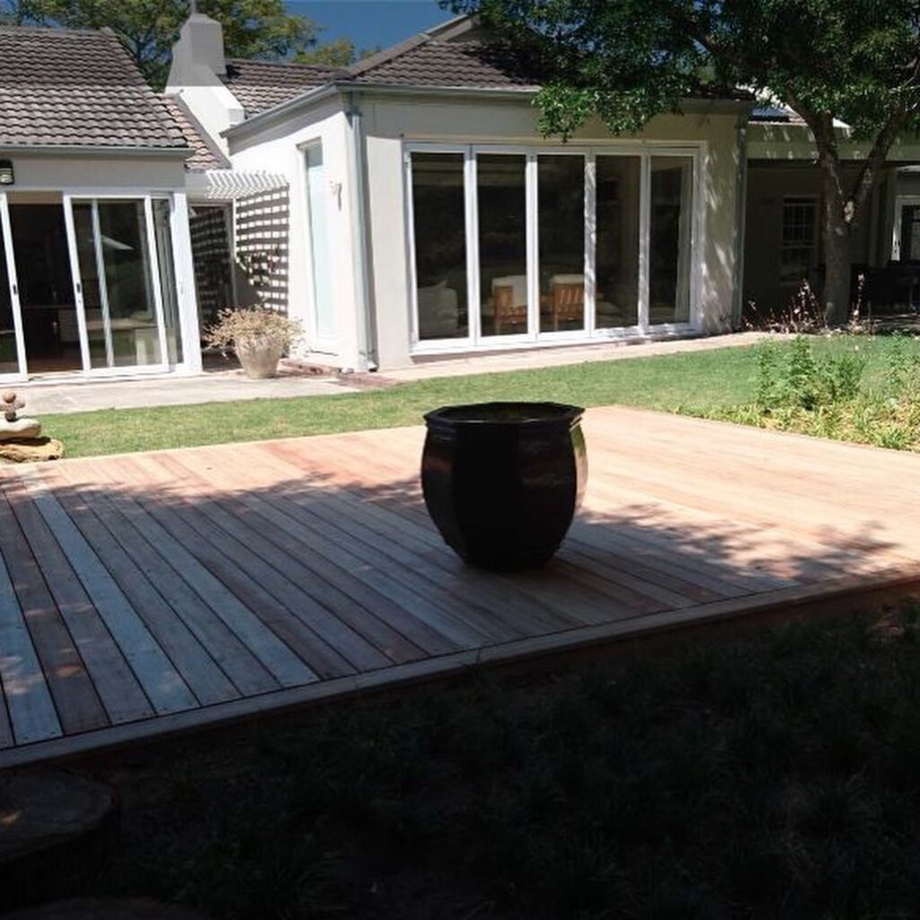 Deck Red Grandis - GREY Forestal